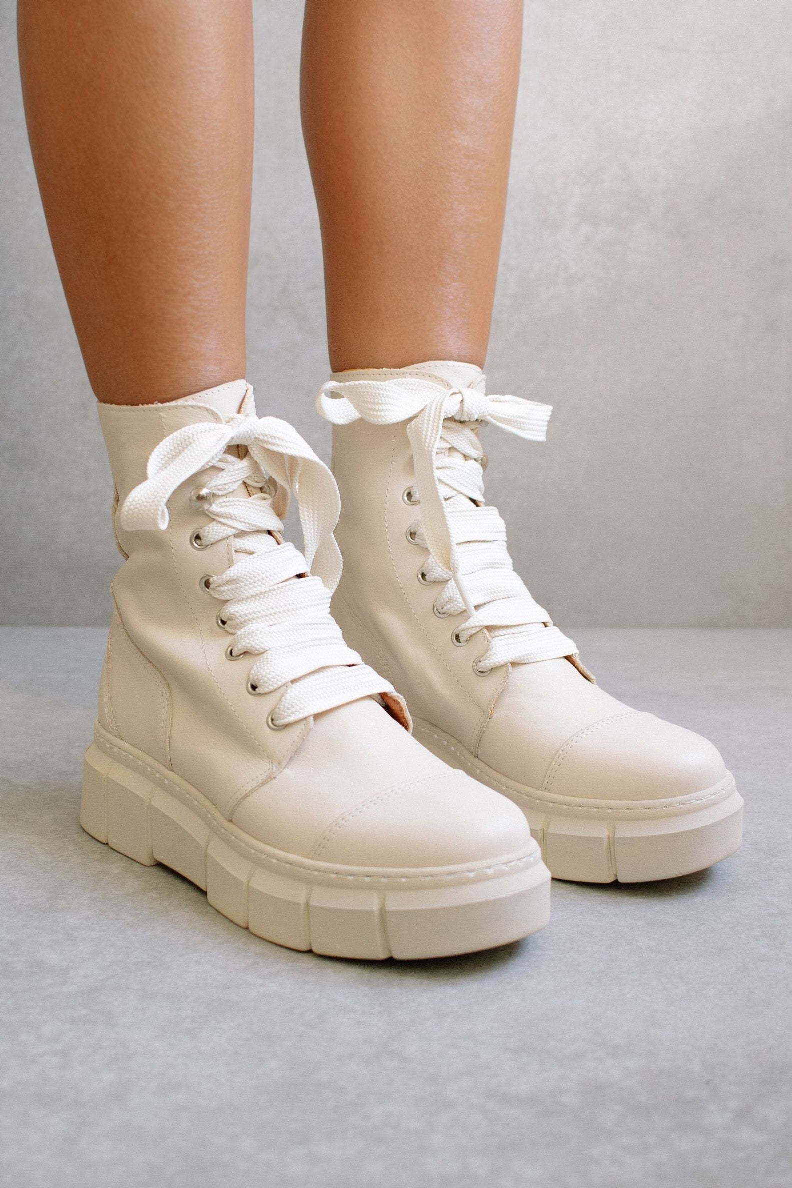 Can Can Boot Beige – September